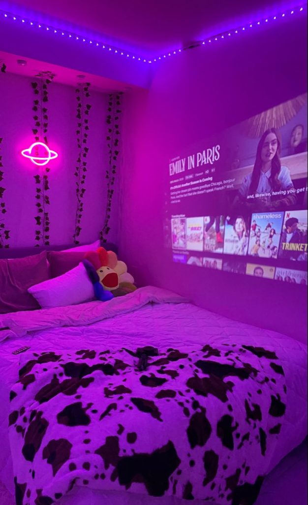 Vibey Room Ideas For A Vibrant Room Decor - Her Home Decorations